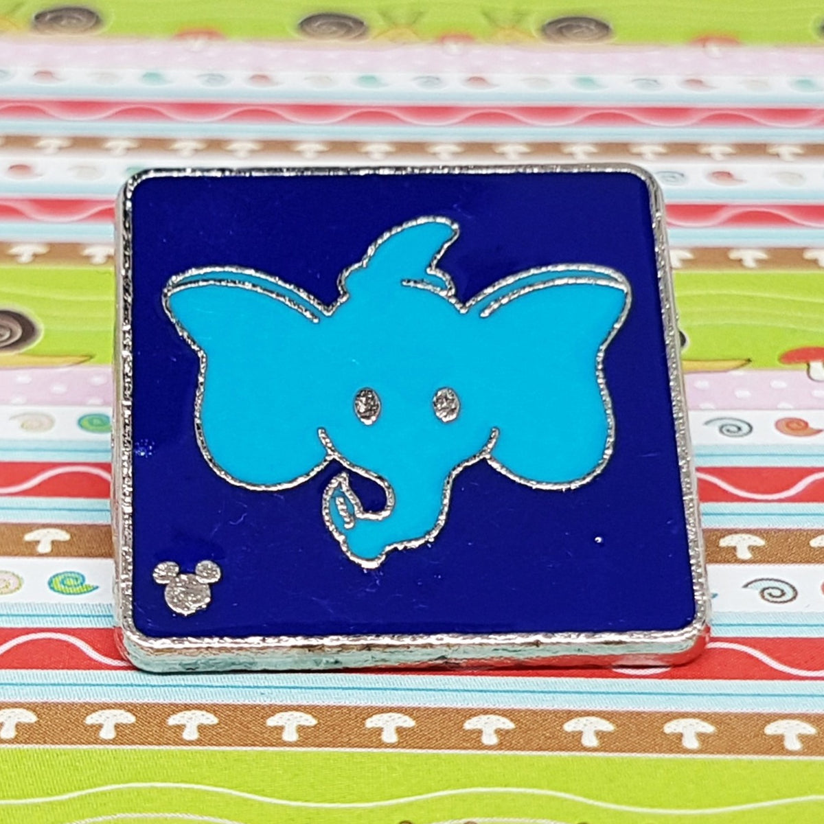 Dumbo the Flying Elephant Enamel Disney Pin - 2017 Hidden Mickey Pin ...