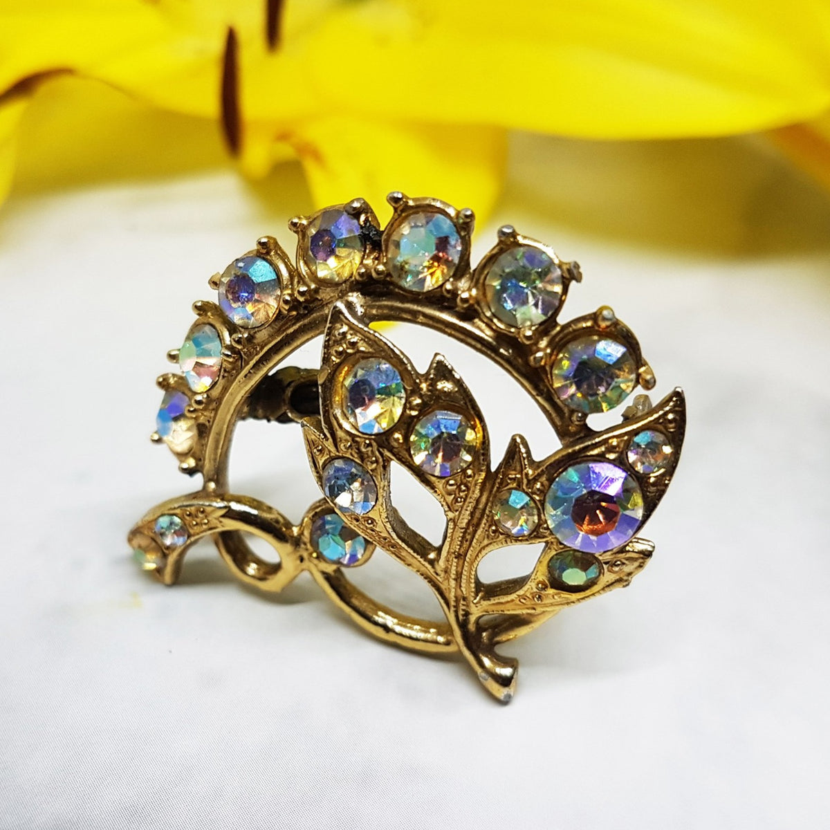 Vintage Delicate Gold-tone Brooch with Semi-Precious Stones ...