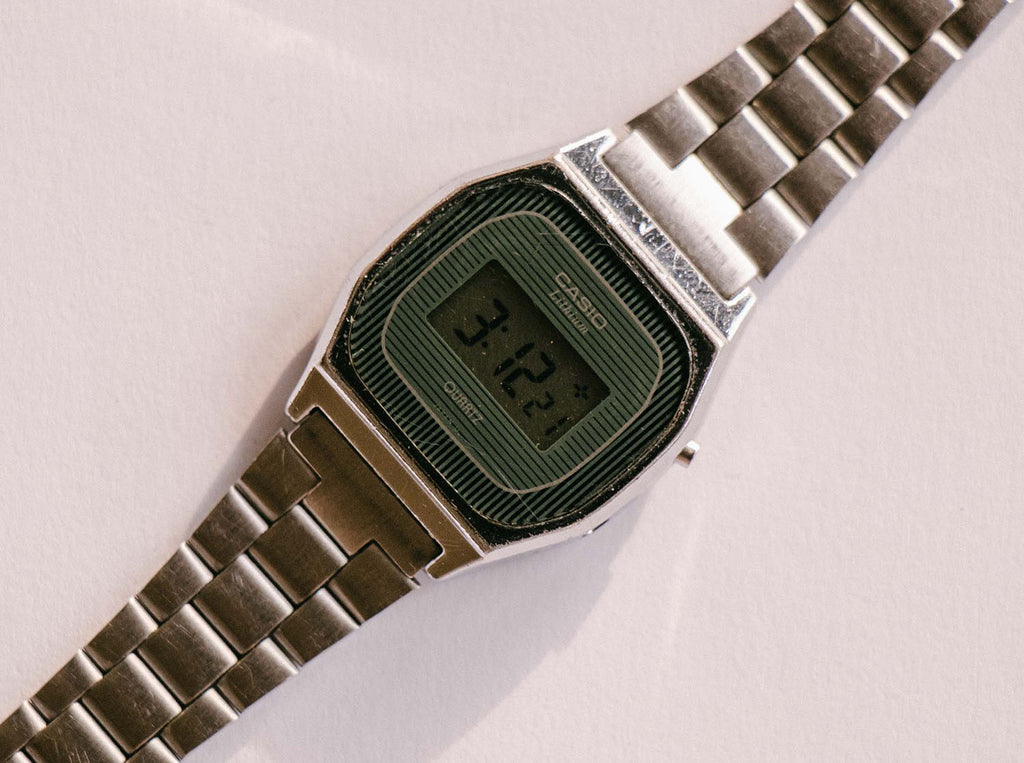 Vintage Casio 401 LB611 24 mm Lithium Quartz Watch for Women – Vintage ...