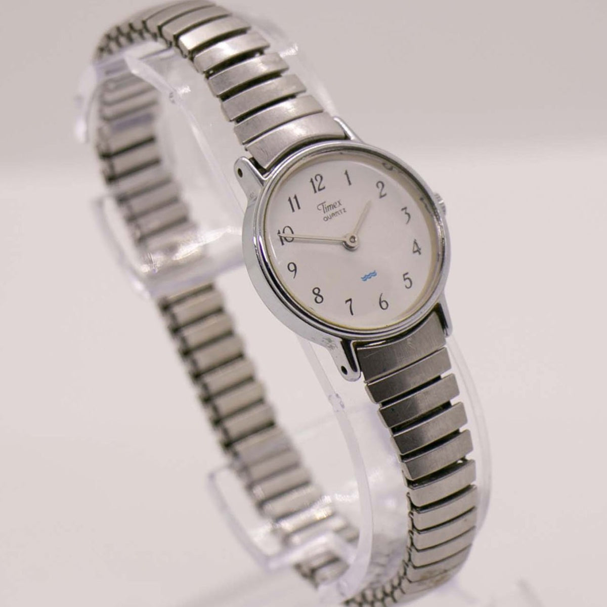 Casual 22mm Timex Quartz Watch for Her | Vintage 90s Timex Wristwatch ...