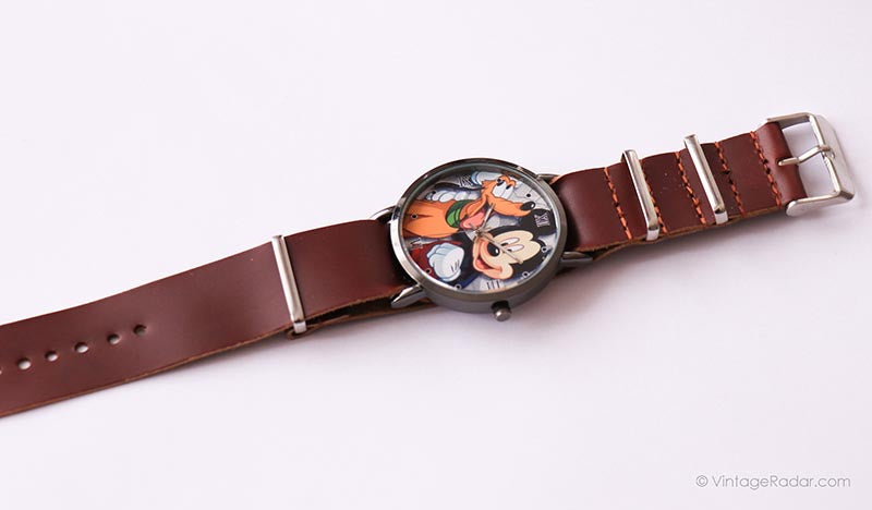 Mickey and Pluto Large Disney Watch on Nato Strap – Vintage Radar